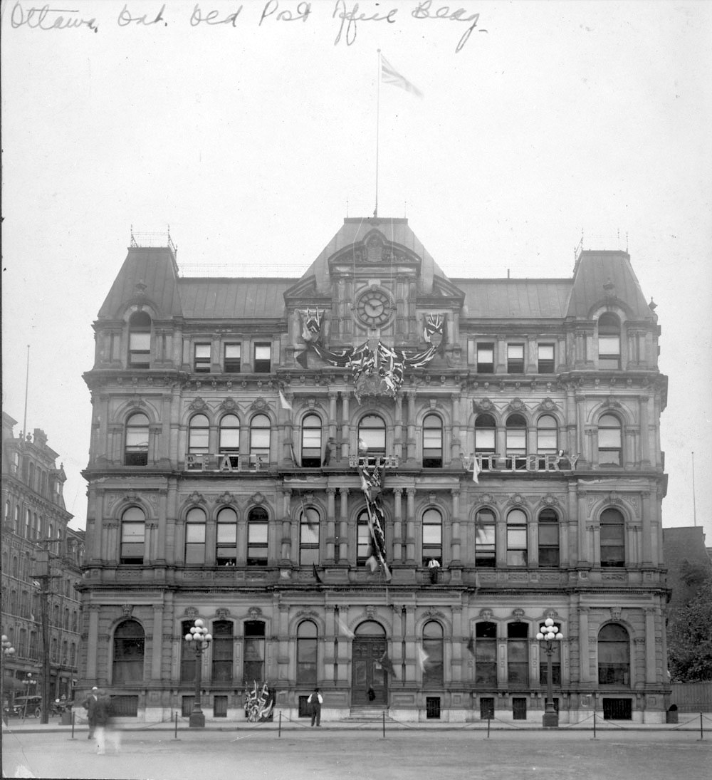 Front view of the old post office.